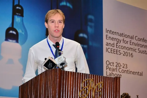 About – Dr Tadhg O'Mahony